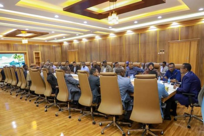 Maxaa looga hadlay Kulanka Golaha Wasiirada Hir-Shabeelle? | Somalisan.com Maxaa looga hadlay Kulanka Golaha Wasiirada Hir-Shabeelle? | Somalisan.com